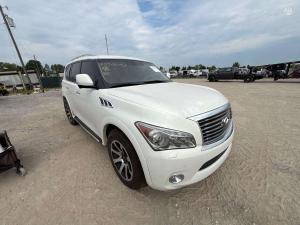 Белый Инфинити QX56 2013 в Паневежис, объемом двигателя 5.60 л и пробегом 370 тыс. км за 9300 €, фото 3 на AUTOMOTO.COM.LV