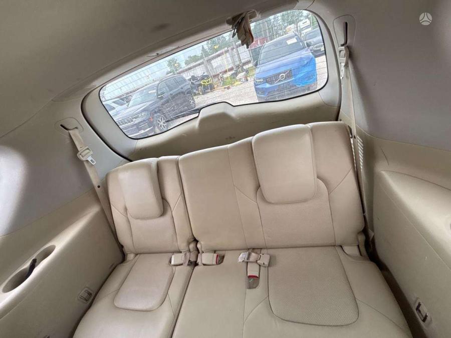 Белый Инфинити QX56 2013 в Паневежис, объемом двигателя 5.60 л и пробегом 370 тыс. км за 9300 €, фото 7 на AUTOMOTO.COM.LV