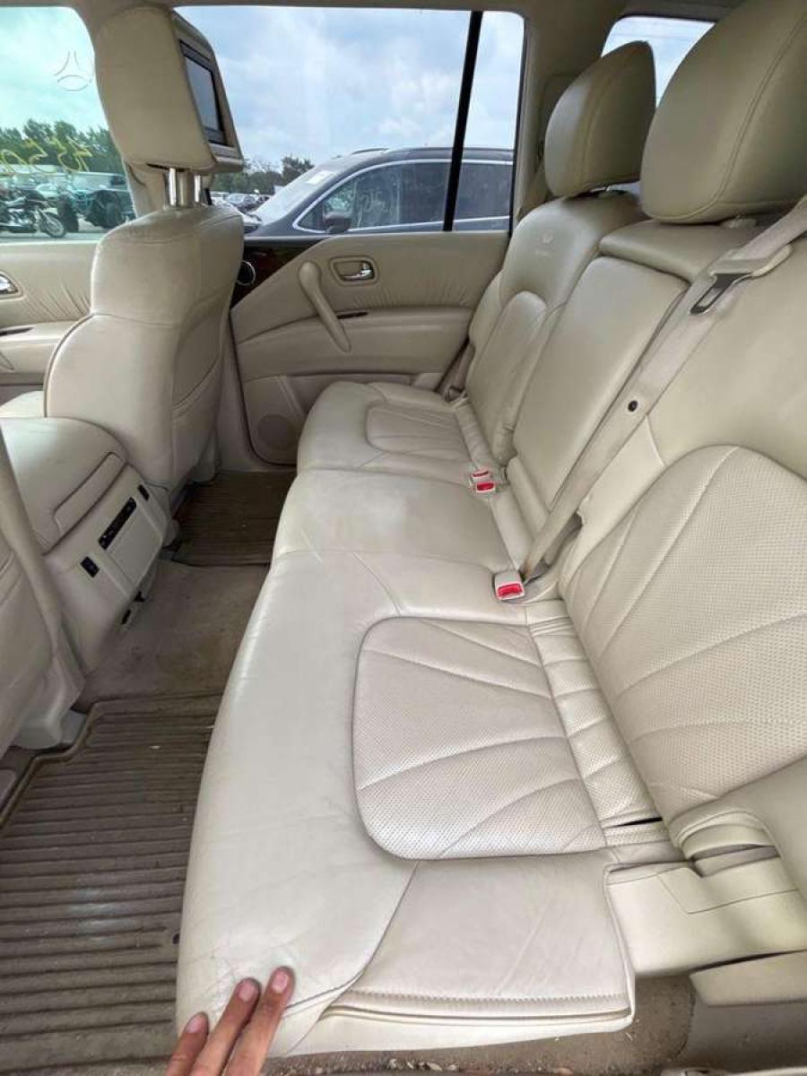 Белый Инфинити QX56 2013 в Паневежис, объемом двигателя 5.60 л и пробегом 370 тыс. км за 9300 €, фото 9 на AUTOMOTO.COM.LV