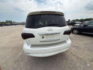 Белый Инфинити QX56 2013 в Паневежис, объемом двигателя 5.60 л и пробегом 370 тыс. км за 9300 €, фото 12 на AUTOMOTO.COM.LV