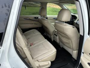 Infiniti QX60 2017 in Telschi, with an engine capacity of 3.50 L and mileage of 170 thousand km for 6500 €, photo 10 on AUTOMOTO.COM.LV