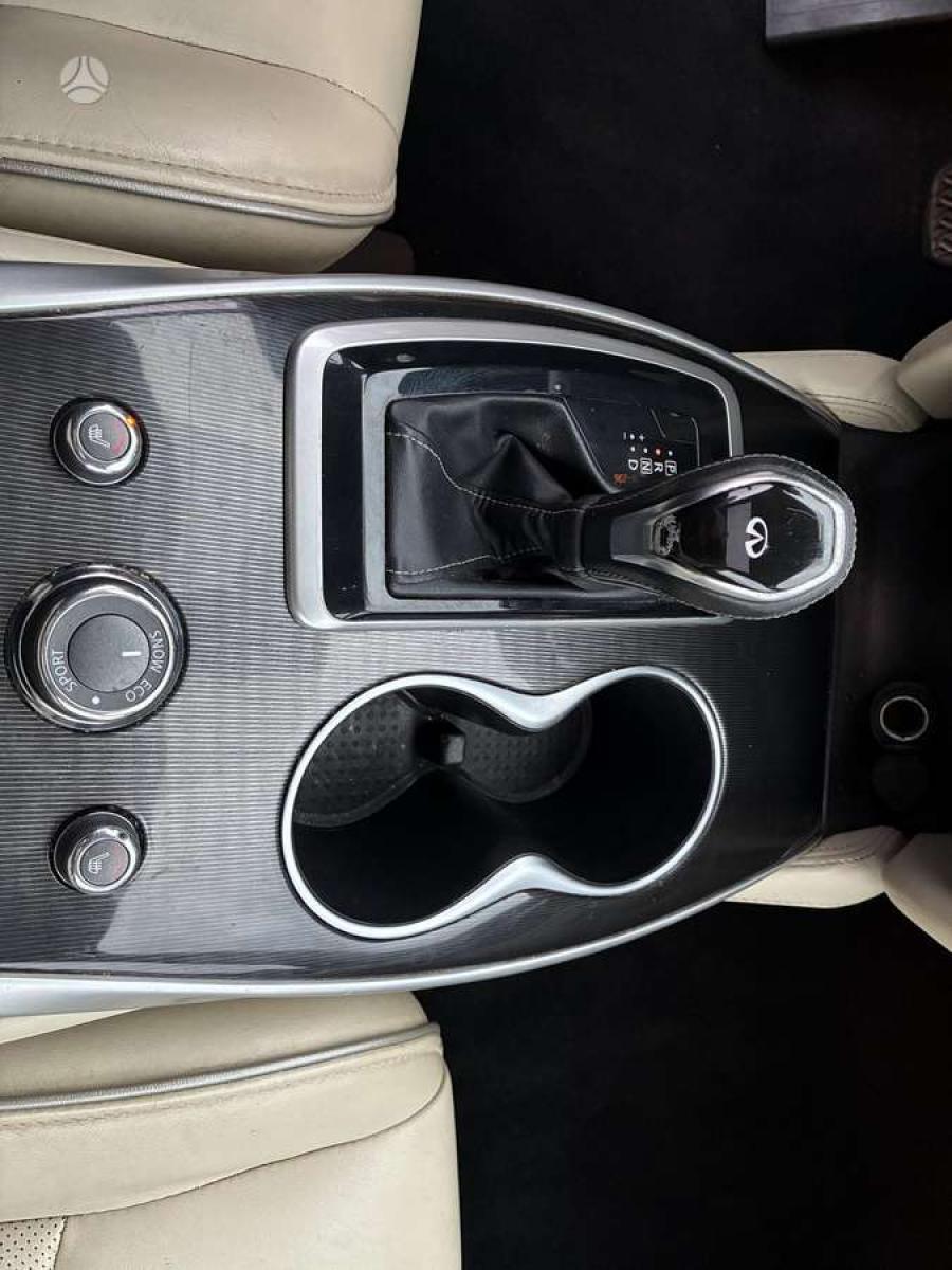 Balts Infiniti QX60 2017 Telšiai, ar dzinēja tilpumu 3.50 L un nobraukumu 170 tūkst. km par 6500 €, foto 14 vietnē AUTOMOTO.COM.LV