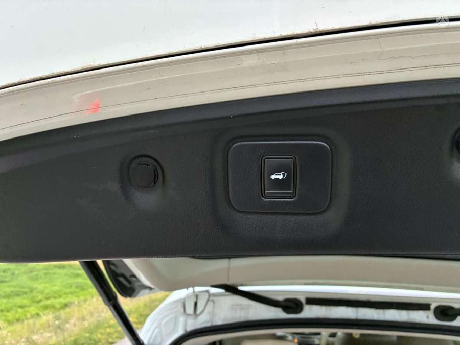 Balts Infiniti QX60 2017 Telšiai, ar dzinēja tilpumu 3.50 L un nobraukumu 170 tūkst. km par 6500 €, foto 16 vietnē AUTOMOTO.COM.LV