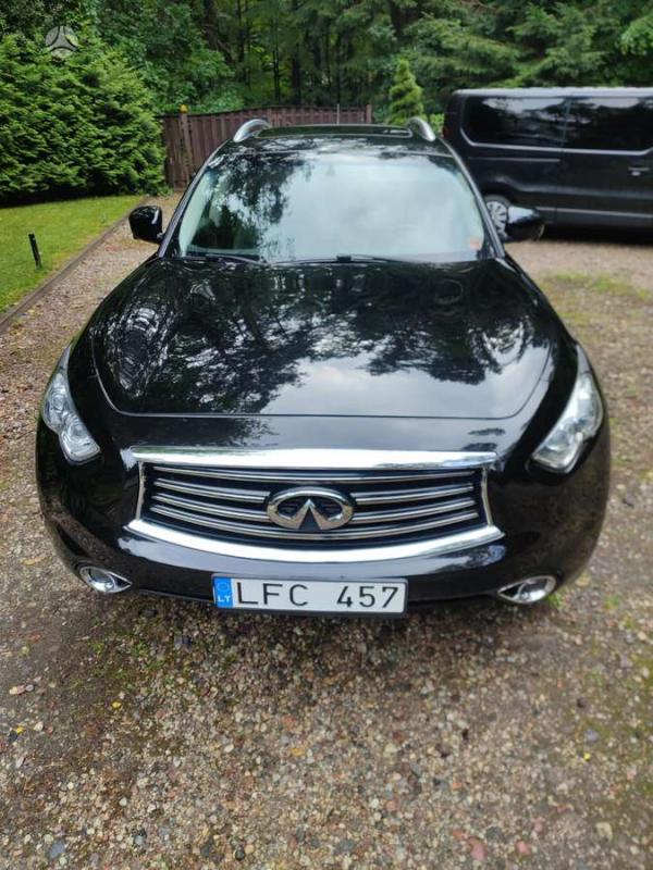 Melns Infiniti QX70 2014 Viļņa, ar dzinēja tilpumu 3.70 L un nobraukumu 149 tūkst. km par 11500 €, foto 2 vietnē AUTOMOTO.COM.LV