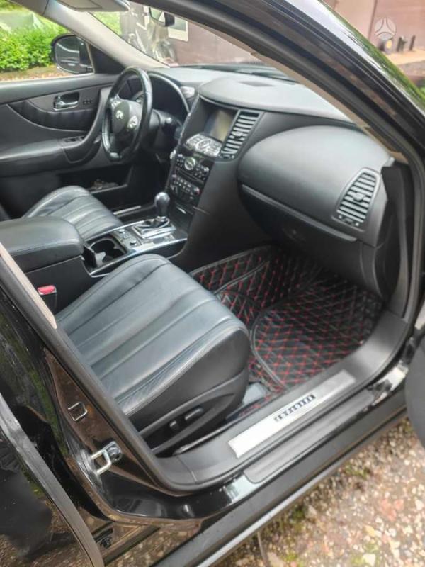 Melns Infiniti QX70 2014 Viļņa, ar dzinēja tilpumu 3.70 L un nobraukumu 149 tūkst. km par 11500 €, foto 3 vietnē AUTOMOTO.COM.LV
