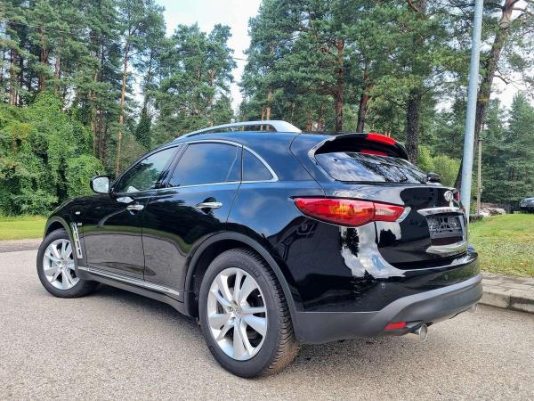 Melns Infiniti QX70 2015 Ignalina, ar dzinēja tilpumu 3.00 L un nobraukumu 96 tūkst. km par 9950 €, foto 4 vietnē AUTOMOTO.COM.LV