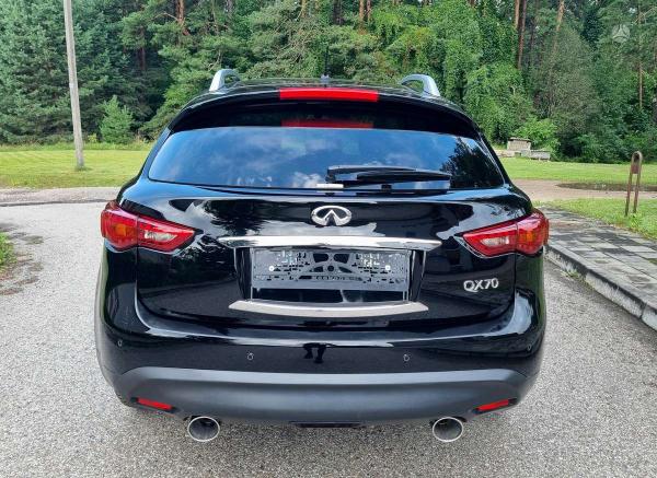 Melns Infiniti QX70 2015 Ignalina, ar dzinēja tilpumu 3.00 L un nobraukumu 96 tūkst. km par 9950 €, foto 10 vietnē AUTOMOTO.COM.LV