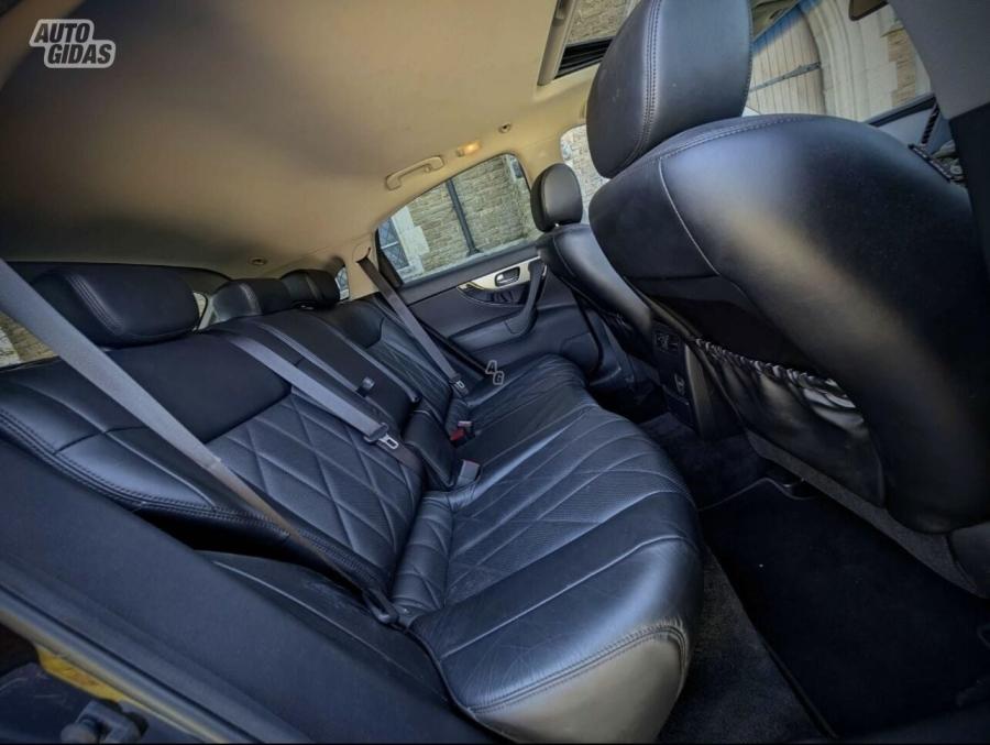 Melns Infiniti QX70 2016 Kauņa, ar dzinēja tilpumu 3.00 L un nobraukumu 140 tūkst. km par 6600 €, foto 12 vietnē AUTOMOTO.COM.LV
