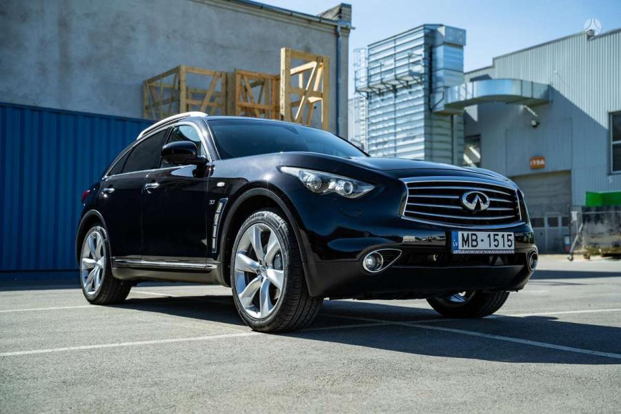 Черный Инфинити QX70 2016 в Рига, объемом двигателя 0.00 л и пробегом 281 тыс. км за 11900 €, фото 3 на AUTOMOTO.COM.LV