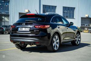 Черный Инфинити QX70 2016 в Рига, объемом двигателя 0.00 л и пробегом 281 тыс. км за 11900 €, фото 5 на AUTOMOTO.COM.LV