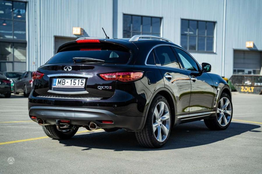 Черный Инфинити QX70 2016 в Рига, объемом двигателя 0.00 л и пробегом 281 тыс. км за 11900 €, фото 5 на AUTOMOTO.COM.LV
