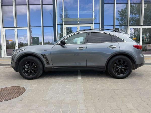 Pelēks Infiniti QX70 2015 Viļņa, ar dzinēja tilpumu 3.00 L un nobraukumu 163 tūkst. km par 9750 €, foto 1 vietnē AUTOMOTO.COM.LV