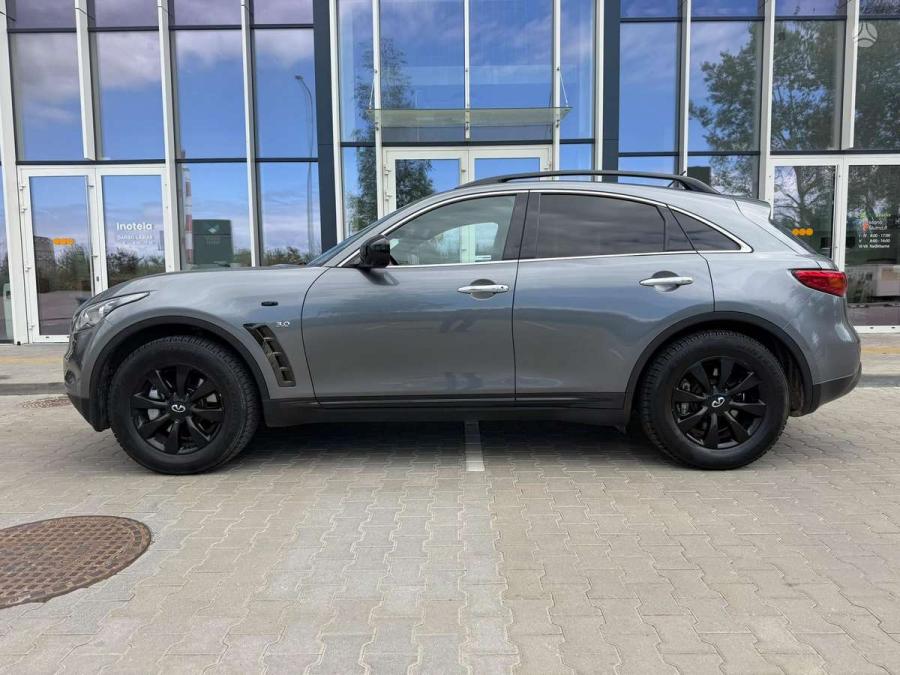 Pelēks Infiniti QX70 2015 Viļņa, ar dzinēja tilpumu 3.00 L un nobraukumu 163 tūkst. km par 9750 €, foto 1 vietnē AUTOMOTO.COM.LV