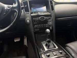 Pelēks Infiniti QX70 2015 Viļņa, ar dzinēja tilpumu 3.00 L un nobraukumu 163 tūkst. km par 9750 €, foto 12 vietnē AUTOMOTO.COM.LV