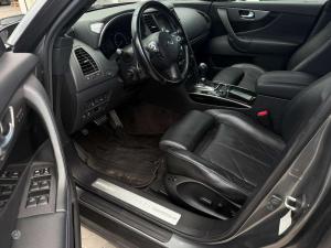 Pelēks Infiniti QX70 2015 Viļņa, ar dzinēja tilpumu 3.00 L un nobraukumu 163 tūkst. km par 9750 €, foto 16 vietnē AUTOMOTO.COM.LV