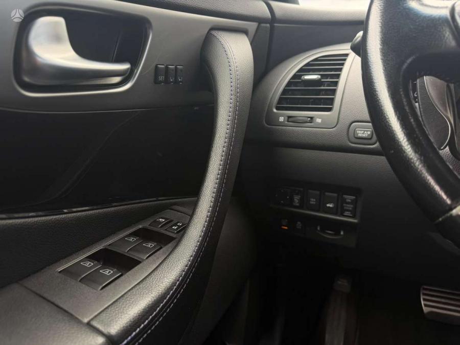 Pelēks Infiniti QX70 2015 Viļņa, ar dzinēja tilpumu 3.00 L un nobraukumu 163 tūkst. km par 9750 €, foto 21 vietnē AUTOMOTO.COM.LV