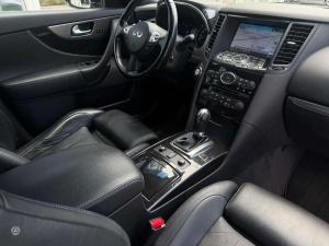 Pelēks Infiniti QX70 2015 Viļņa, ar dzinēja tilpumu 3.00 L un nobraukumu 163 tūkst. km par 9750 €, foto 25 vietnē AUTOMOTO.COM.LV