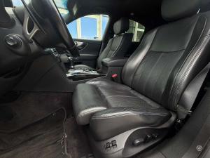 Pelēks Infiniti QX70 2015 Viļņa, ar dzinēja tilpumu 3.00 L un nobraukumu 163 tūkst. km par 9750 €, foto 26 vietnē AUTOMOTO.COM.LV