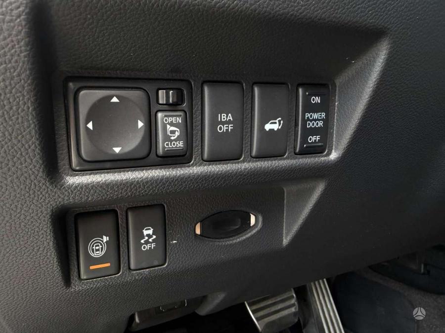 Pelēks Infiniti QX70 2015 Viļņa, ar dzinēja tilpumu 3.00 L un nobraukumu 163 tūkst. km par 9750 €, foto 27 vietnē AUTOMOTO.COM.LV