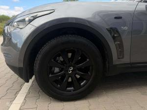 Pelēks Infiniti QX70 2015 Viļņa, ar dzinēja tilpumu 3.00 L un nobraukumu 163 tūkst. km par 9750 €, foto 33 vietnē AUTOMOTO.COM.LV