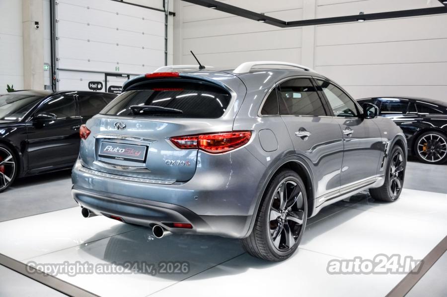Серый Инфинити QX70 2015 в Таллин, объемом двигателя 3.00 л и пробегом 179 тыс. км за 14990 €, фото 5 на AUTOMOTO.COM.LV