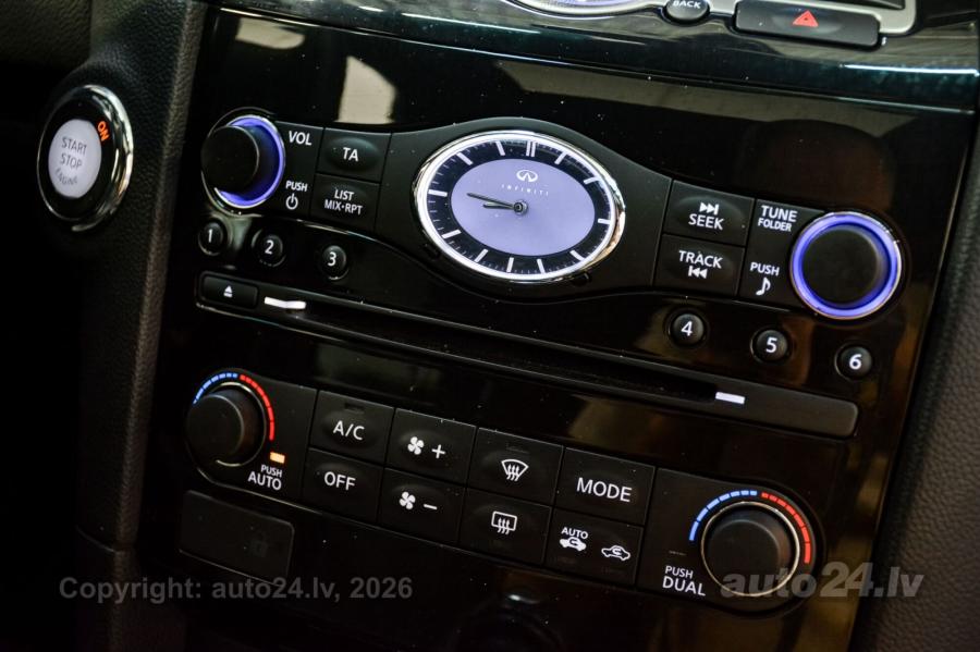 Серый Инфинити QX70 2015 в Таллин, объемом двигателя 3.00 л и пробегом 179 тыс. км за 14990 €, фото 14 на AUTOMOTO.COM.LV
