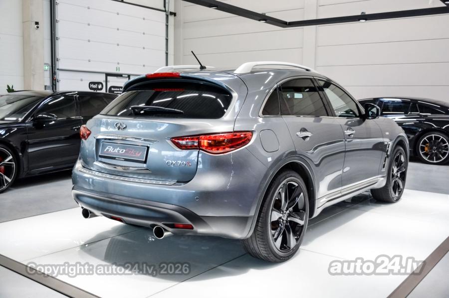Серый Инфинити QX70 2015 в Таллин, объемом двигателя 3.00 л и пробегом 179 тыс. км за 14990 €, фото 5 на AUTOMOTO.COM.LV