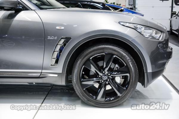 Grey Infiniti QX70 2015 in Tallinn, with an engine capacity of 3.00 L and mileage of 179 thousand km for 14990 €, photo 8 on AUTOMOTO.COM.LV