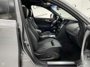 Grey Infiniti QX70 2016 in Vilnius, with an engine capacity of 2.99 L and mileage of 124 thousand km for 11900 €, photo 5 on AUTOMOTO.COM.LV