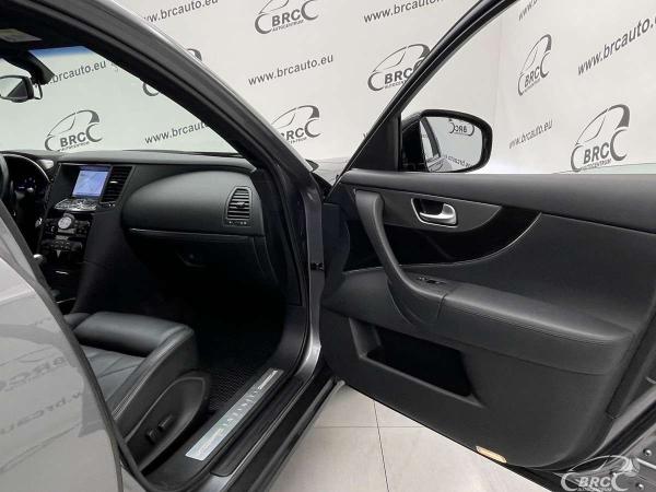Grey Infiniti QX70 2016 in Vilnius, with an engine capacity of 2.99 L and mileage of 124 thousand km for 11900 €, photo 9 on AUTOMOTO.COM.LV