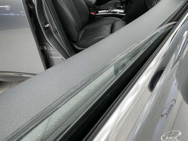 Grey Infiniti QX70 2016 in Vilnius, with an engine capacity of 2.99 L and mileage of 124 thousand km for 11900 €, photo 10 on AUTOMOTO.COM.LV