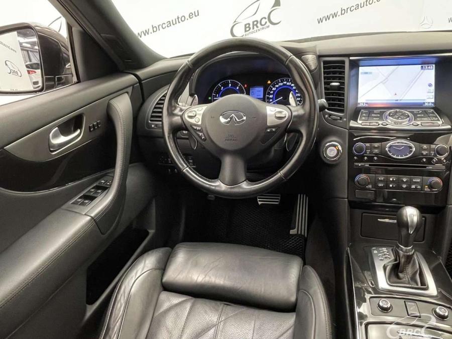 Grey Infiniti QX70 2016 in Vilnius, with an engine capacity of 2.99 L and mileage of 124 thousand km for 11900 €, photo 15 on AUTOMOTO.COM.LV