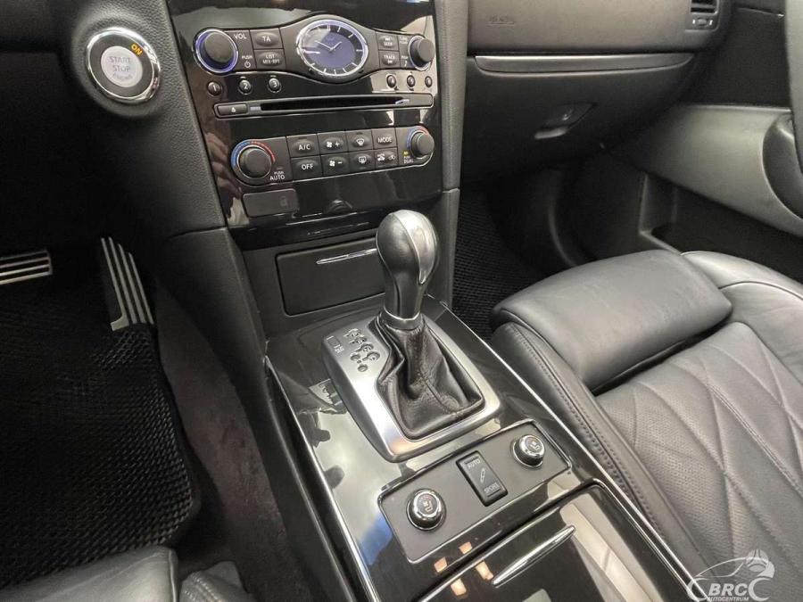 Grey Infiniti QX70 2016 in Vilnius, with an engine capacity of 2.99 L and mileage of 124 thousand km for 11900 €, photo 28 on AUTOMOTO.COM.LV