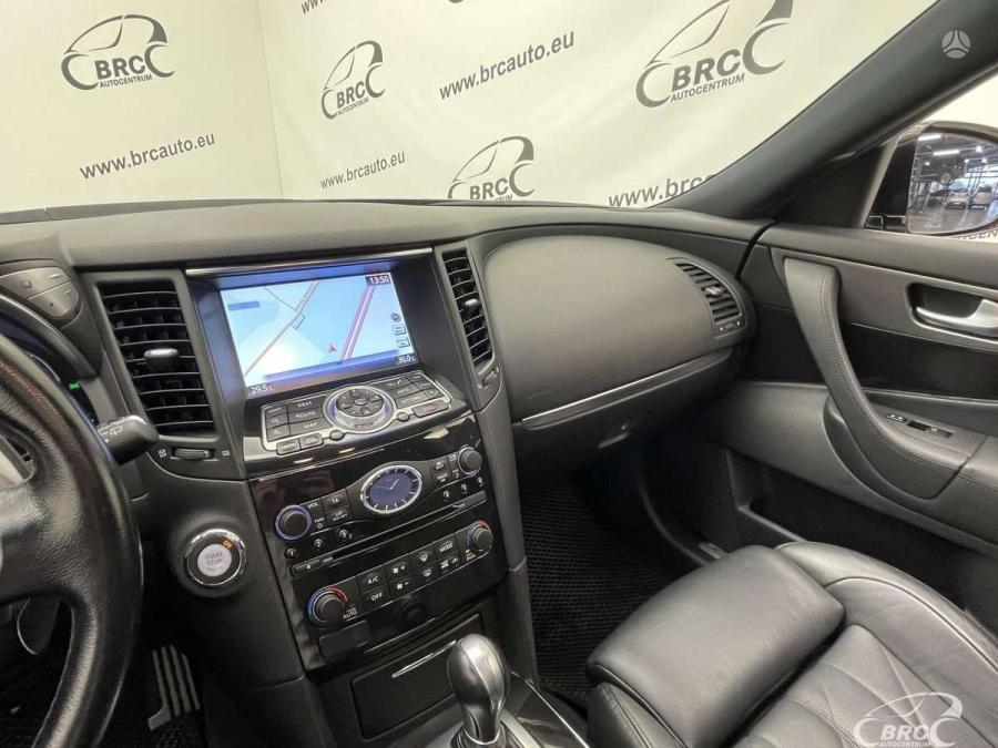 Grey Infiniti QX70 2016 in Vilnius, with an engine capacity of 2.99 L and mileage of 124 thousand km for 11900 €, photo 29 on AUTOMOTO.COM.LV