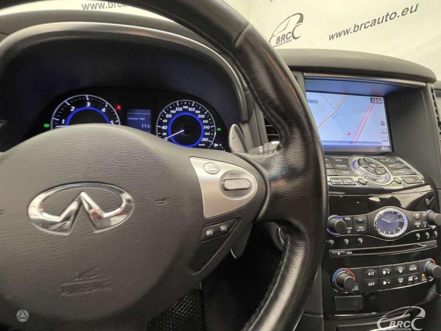 Grey Infiniti QX70 2016 in Vilnius, with an engine capacity of 2.99 L and mileage of 124 thousand km for 11900 €, photo 31 on AUTOMOTO.COM.LV