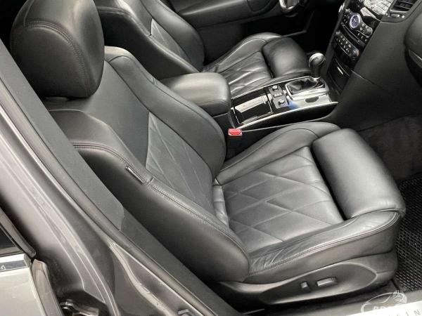 Grey Infiniti QX70 2016 in Vilnius, with an engine capacity of 2.99 L and mileage of 124 thousand km for 9500 €, photo 6 on AUTOMOTO.COM.LV