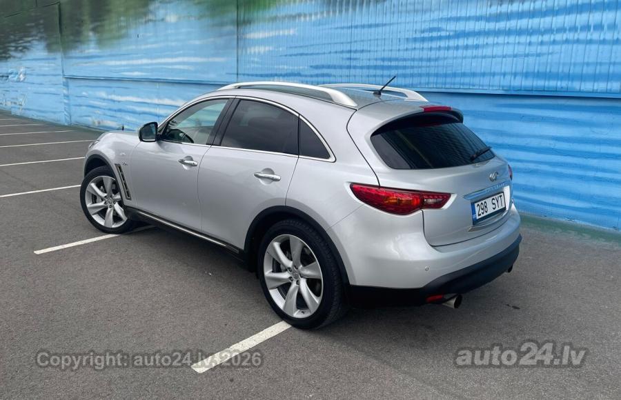 Серый Инфинити QX70 2013 в Таллин, объемом двигателя 3.00 л и пробегом 243 тыс. км за 8800 €, фото 4 на AUTOMOTO.COM.LV