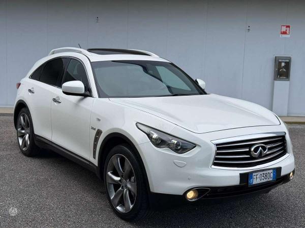 Белый Инфинити QX70 2016 в Таураге, объемом двигателя 2.99 л и пробегом 289 тыс. км за 8900 €, фото 1 на AUTOMOTO.COM.LV