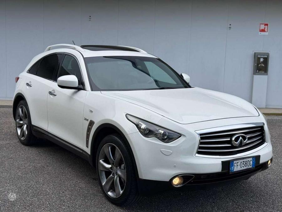 Белый Инфинити QX70 2016 в Таураге, объемом двигателя 2.99 л и пробегом 289 тыс. км за 8900 €, фото 1 на AUTOMOTO.COM.LV