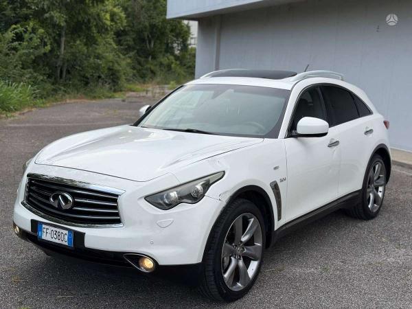 Белый Инфинити QX70 2016 в Таураге, объемом двигателя 2.99 л и пробегом 289 тыс. км за 8900 €, фото 4 на AUTOMOTO.COM.LV