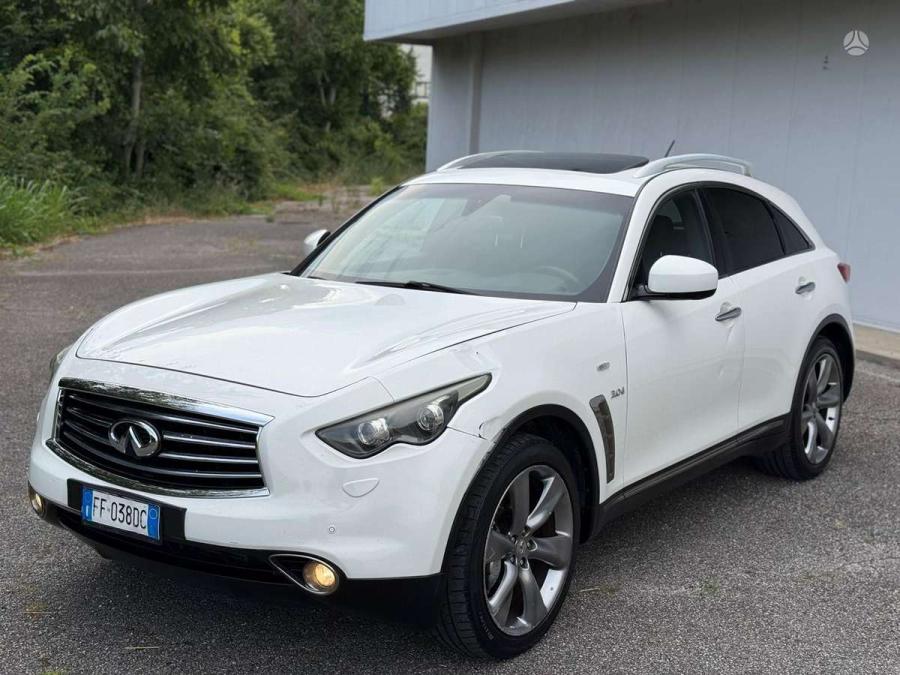 Белый Инфинити QX70 2016 в Таураге, объемом двигателя 2.99 л и пробегом 289 тыс. км за 8900 €, фото 5 на AUTOMOTO.COM.LV