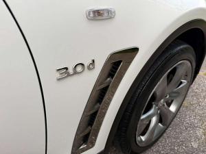 Белый Инфинити QX70 2016 в Таураге, объемом двигателя 2.99 л и пробегом 289 тыс. км за 8900 €, фото 13 на AUTOMOTO.COM.LV