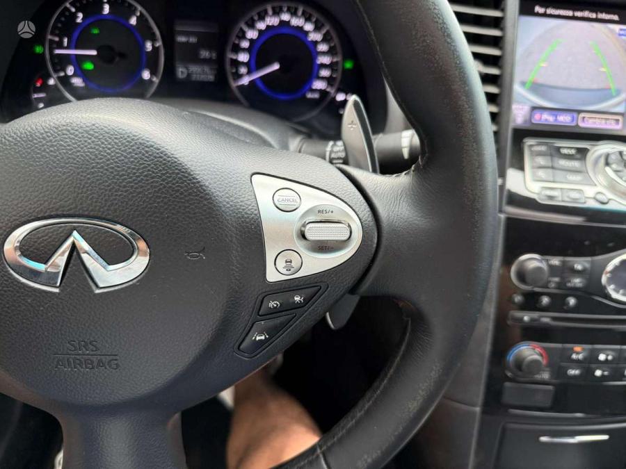 Белый Инфинити QX70 2016 в Таураге, объемом двигателя 2.99 л и пробегом 289 тыс. км за 8900 €, фото 15 на AUTOMOTO.COM.LV