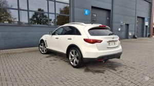 Balts Infiniti QX70 2016 Šilutė, ar dzinēja tilpumu 2.99 L un nobraukumu 289 tūkst. km par 8900 €, foto 4 vietnē AUTOMOTO.COM.LV
