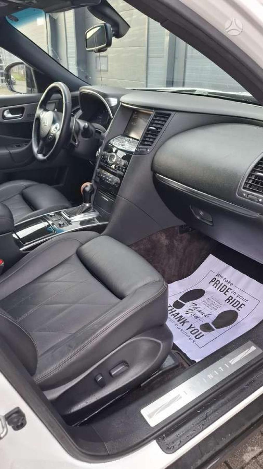Balts Infiniti QX70 2016 Šilutė, ar dzinēja tilpumu 2.99 L un nobraukumu 289 tūkst. km par 8900 €, foto 7 vietnē AUTOMOTO.COM.LV