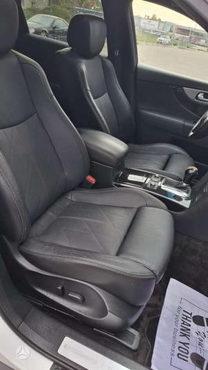 Balts Infiniti QX70 2016 Šilutė, ar dzinēja tilpumu 2.99 L un nobraukumu 289 tūkst. km par 8900 €, foto 8 vietnē AUTOMOTO.COM.LV