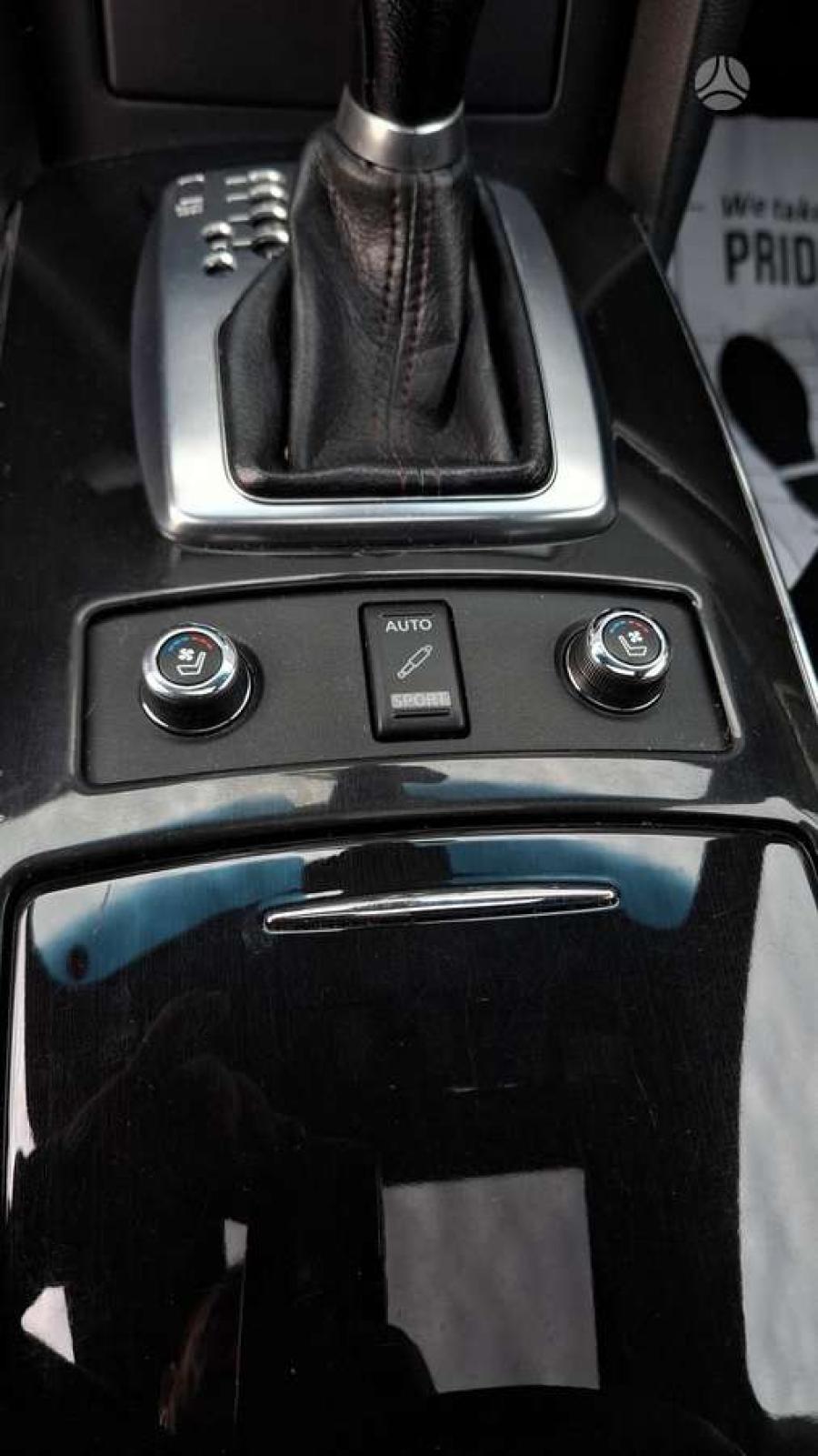 Balts Infiniti QX70 2016 Šilutė, ar dzinēja tilpumu 2.99 L un nobraukumu 289 tūkst. km par 8900 €, foto 12 vietnē AUTOMOTO.COM.LV