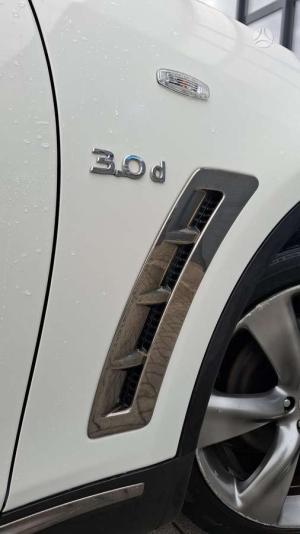 Balts Infiniti QX70 2016 Šilutė, ar dzinēja tilpumu 2.99 L un nobraukumu 289 tūkst. km par 8900 €, foto 20 vietnē AUTOMOTO.COM.LV