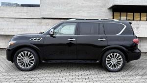 Black Infiniti QX80 2016 in Vilnius, with an engine capacity of 5.55 L and mileage of 90 thousand km for 16950 €, photo 4 on AUTOMOTO.COM.LV
