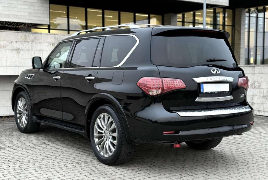 Black Infiniti QX80 2016 in Vilnius, with an engine capacity of 5.55 L and mileage of 90 thousand km for 16950 €, photo 5 on AUTOMOTO.COM.LV
